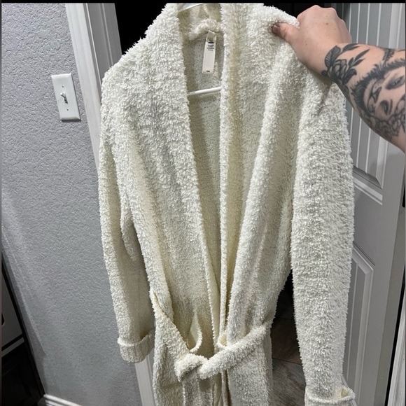 SKIMS | Intimates & Sleepwear | Skims Robe | Poshmark